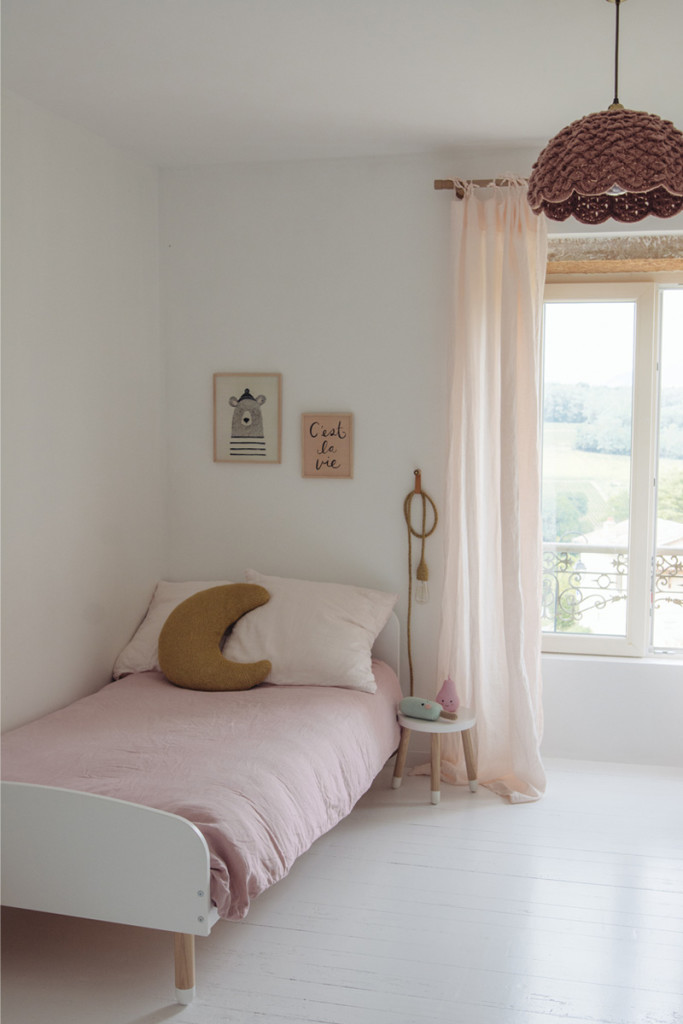A graceful and calm girls' room - by Kids Interiors
