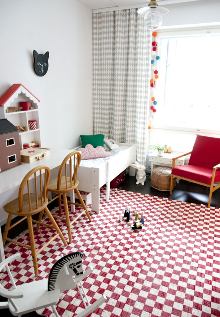Girls' Rooms with Red Accents - by Kids Interiors