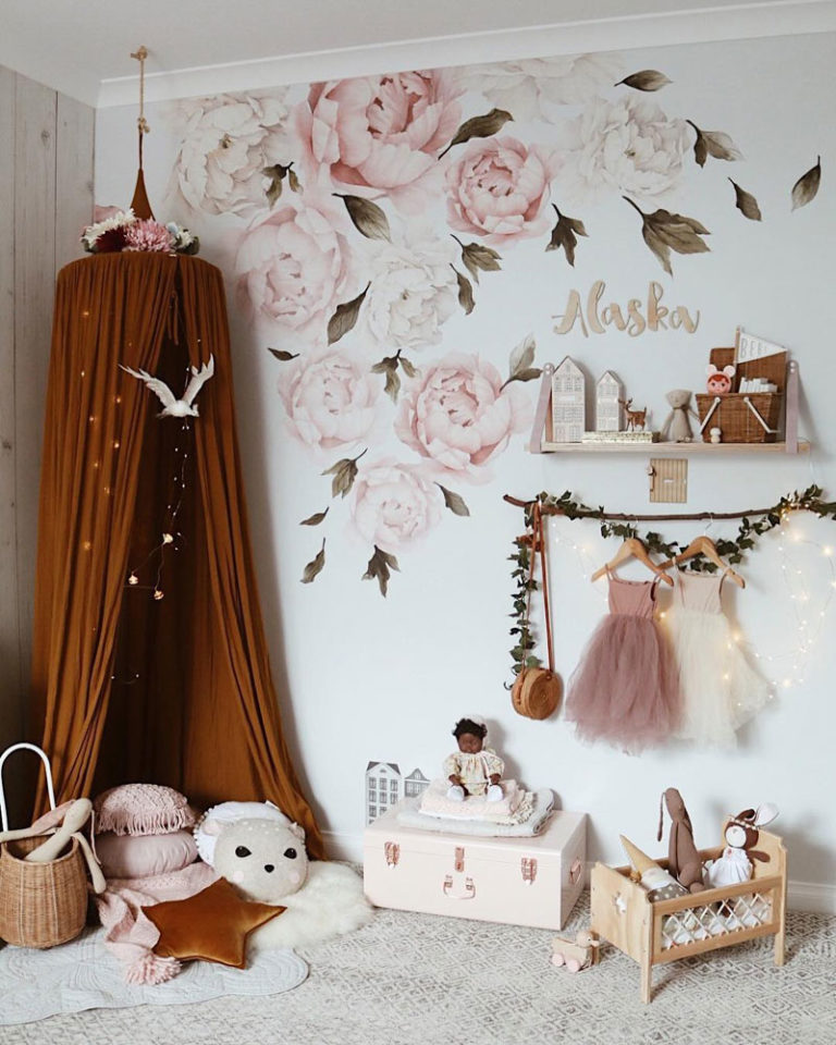 Chic Florals in Girls' Rooms - by Kids Interiors